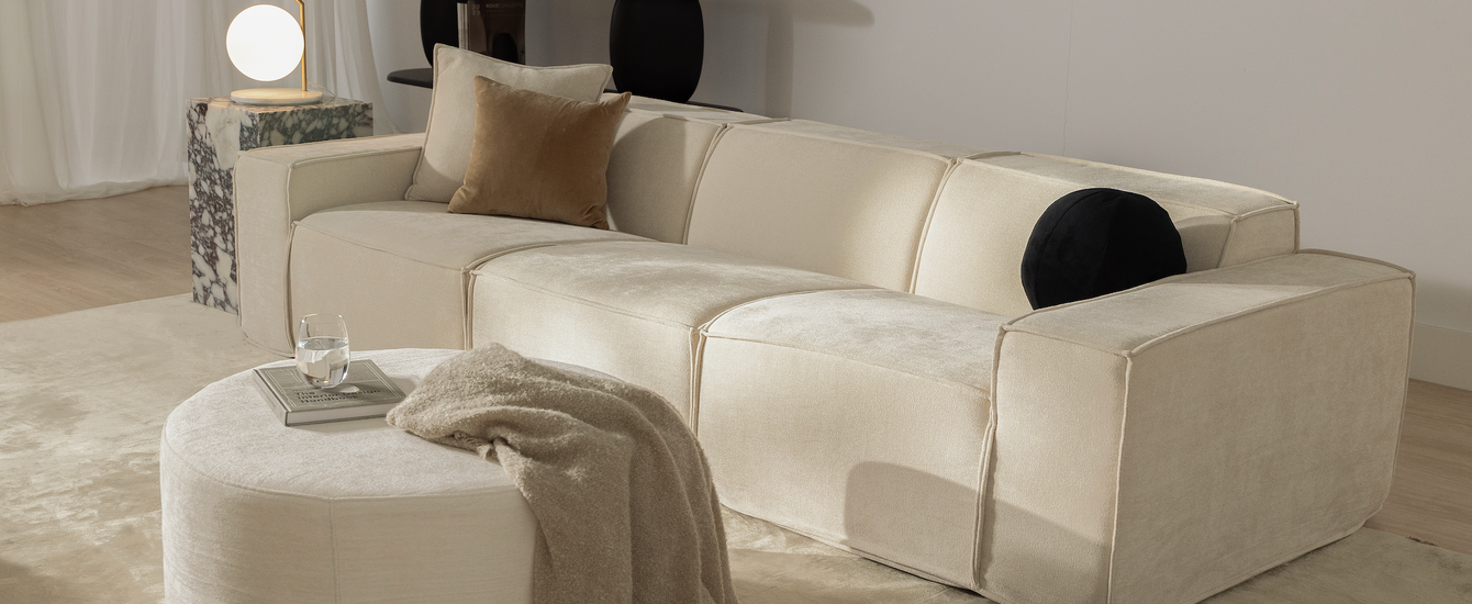 How to Mix Sofas in a Living Room